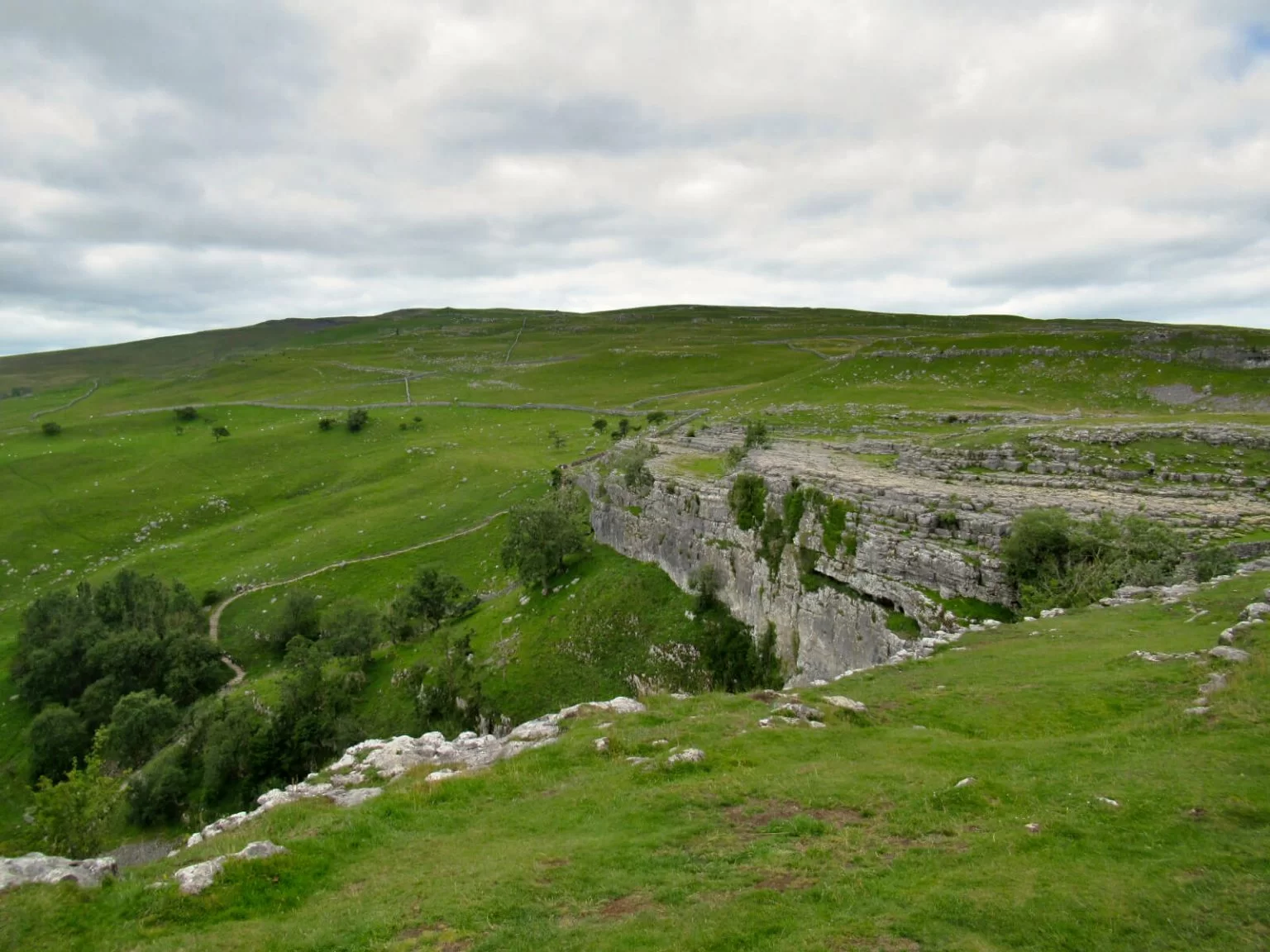 Little Known Malham Walk to Malham Cove, Janet's Foss & Gordale Scar